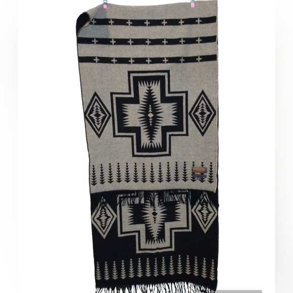 Pendleton | Accessories | Pendleton 0 Virgin Wool Aztec Doublesided Wrap | Poshmark